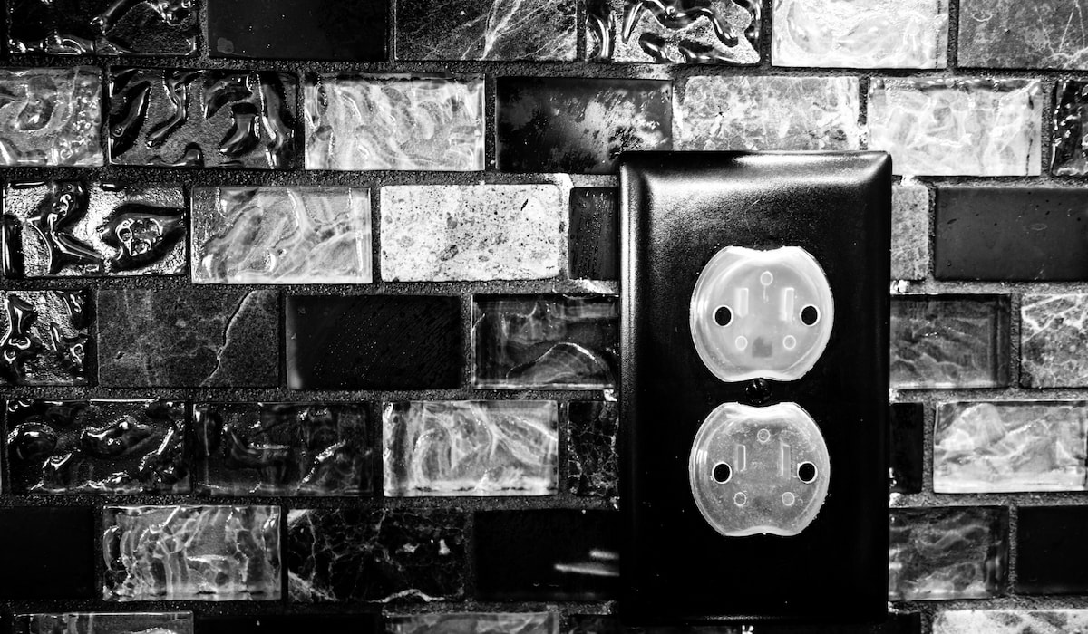 9 Ways to Hide Electrical Outlets in a Kitchen - DIY All Day