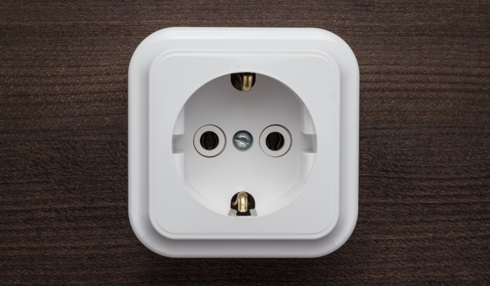 9 Ways to Weatherproof Outdoor Power Outlets - DIY All Day