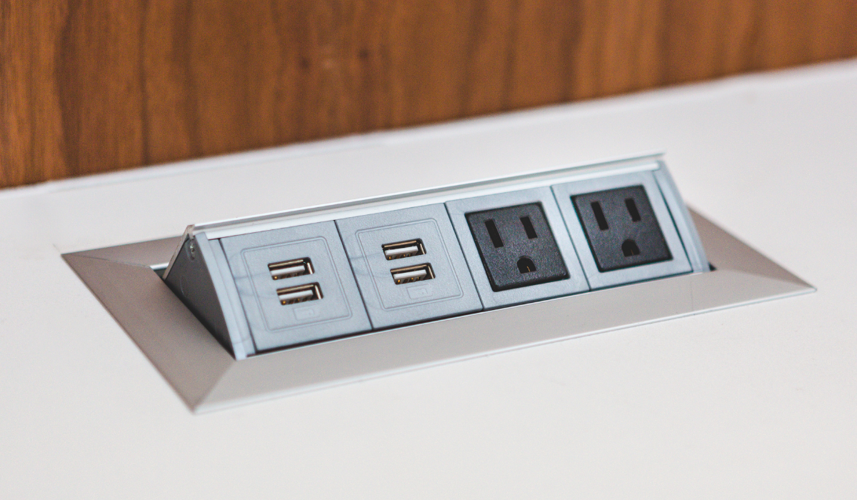 7 Tips for Hiding Outlets in Your Backsplash - DIY All Day