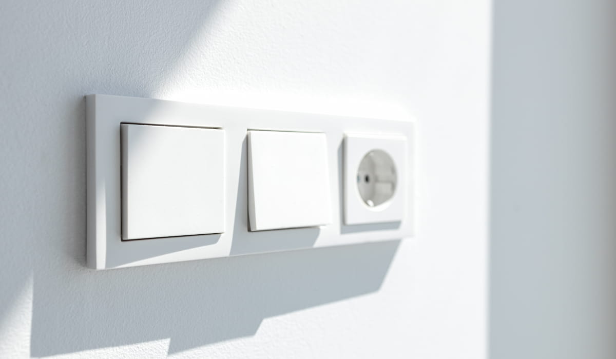 Vertical vs. Horizontal Kitchen Outlets—Which Is Best? - DIY All Day